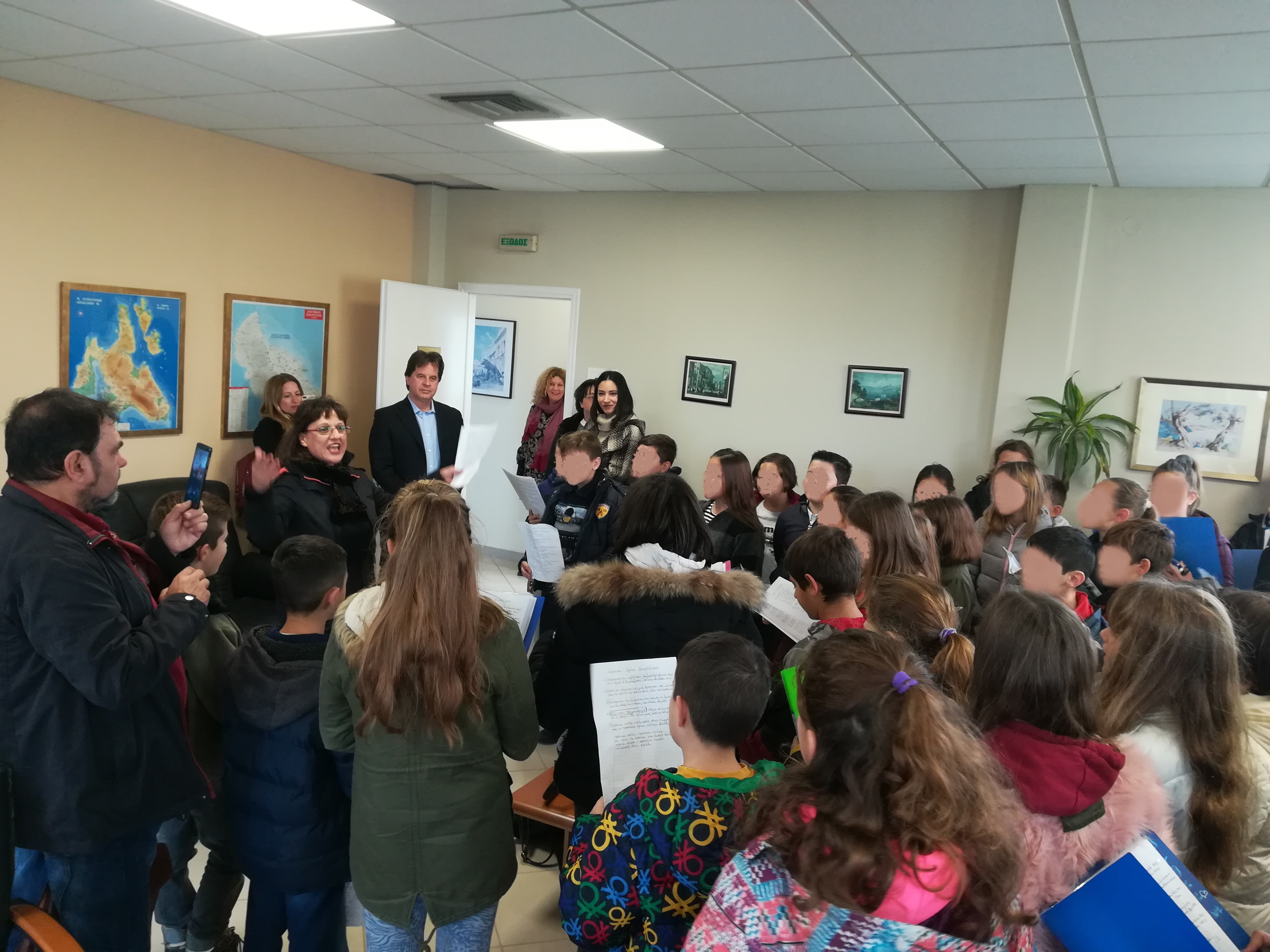 Κάλαντα του Αγίου Σπυρίδωνα από το 10ο Δημοτικό Σχολείο Κέρκυρας ...